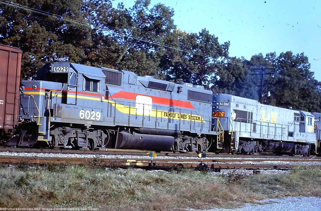 SBD 6029 GP38-2